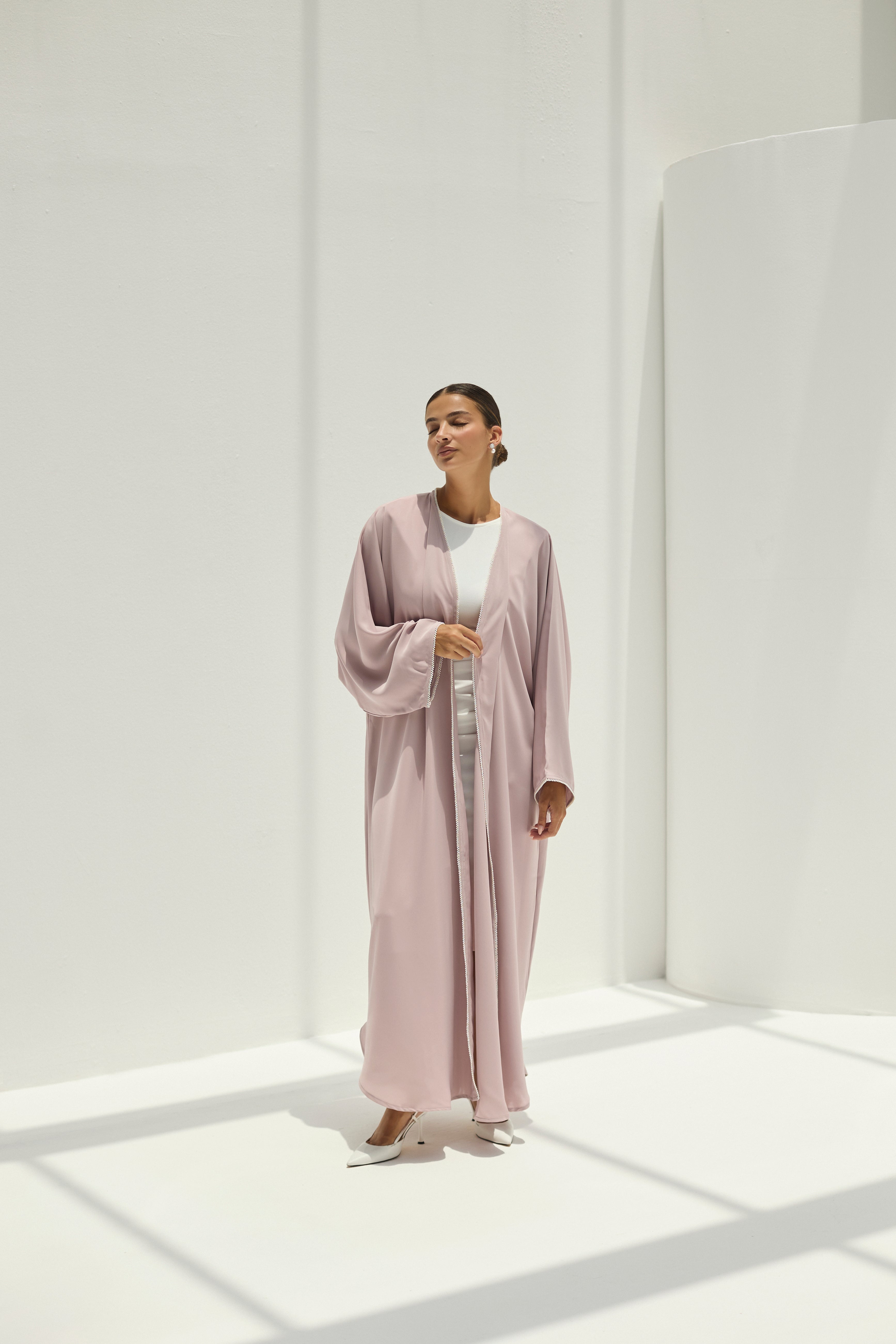 Pearl Crepe Abaya – spindle