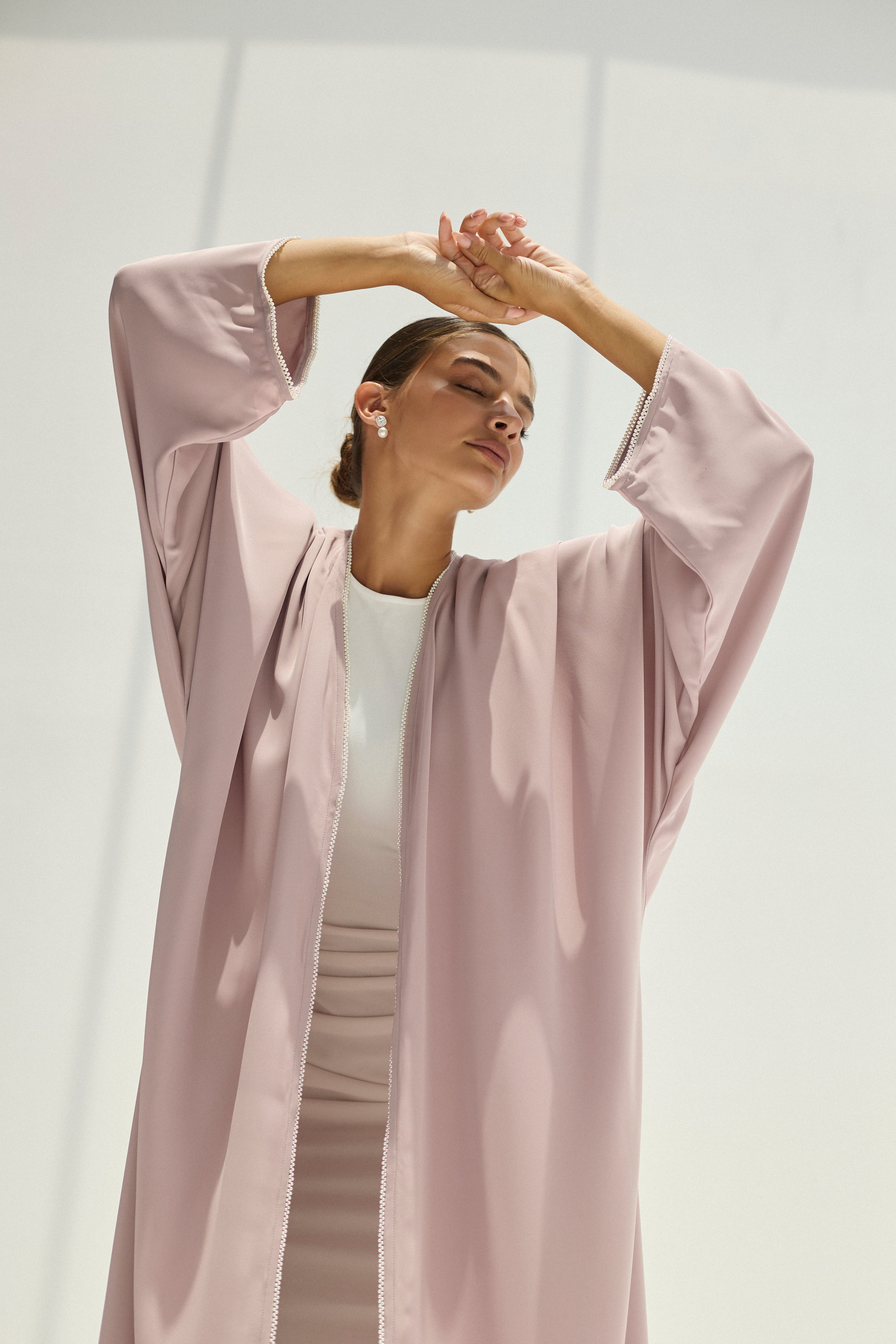 Pearl Crepe Abaya – spindle